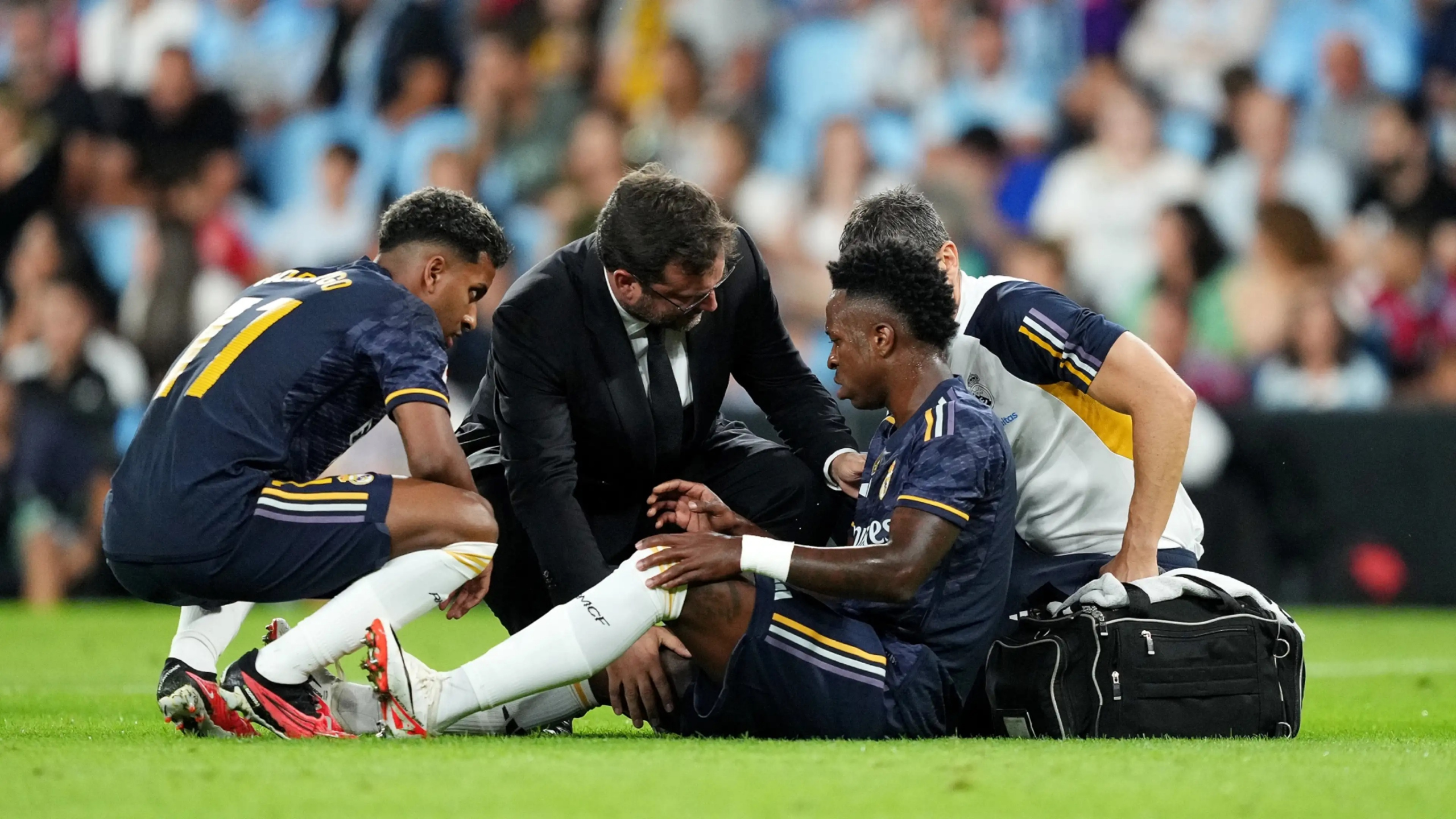 Vinicius Jr Facing Lay-off After Hamstring Injury | Sbnews
