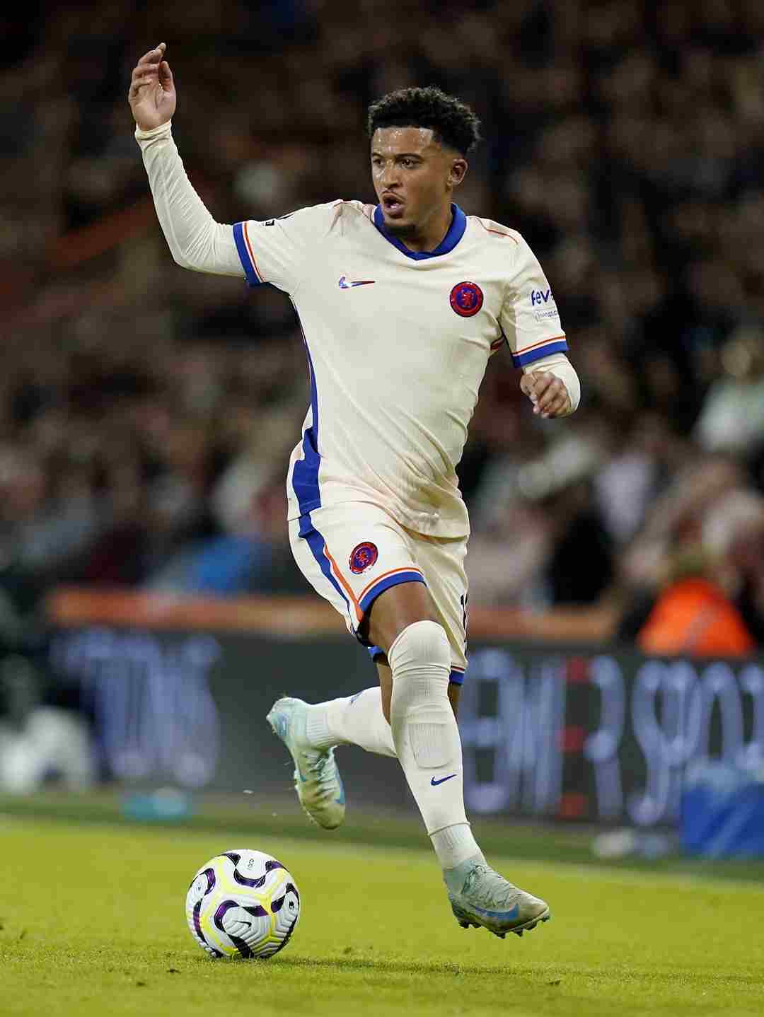 Sancho Shines On Chelsea Debut | Sbnews
