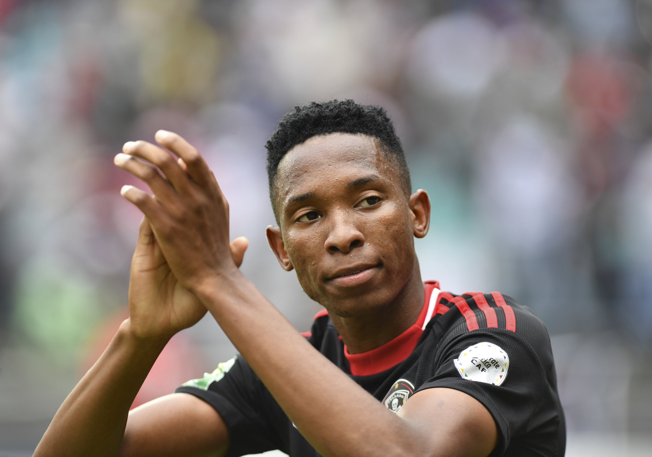 Jose Riveiro defends Thalente Mbatha from unhappy Orlando Pirates fans ...